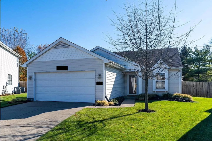 New Home & Huge Yard! 3-bd, 2 Baths With Game Room - Middletown, OH