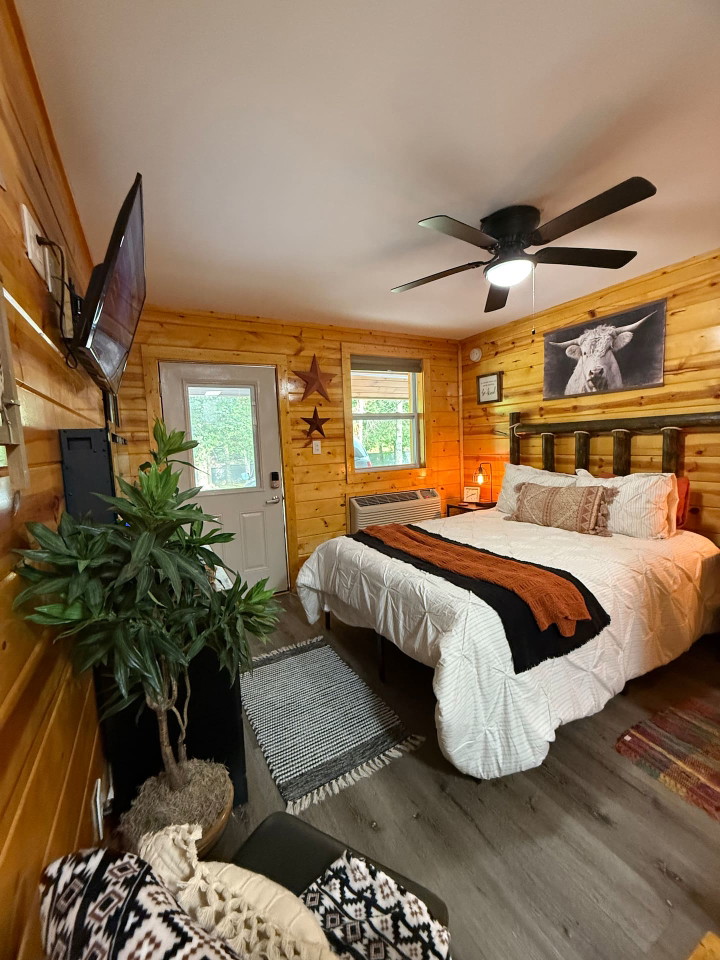 Howdy Darlin Low Cleaning Fee! Pets Welcome! - Pigeon Forge, TN