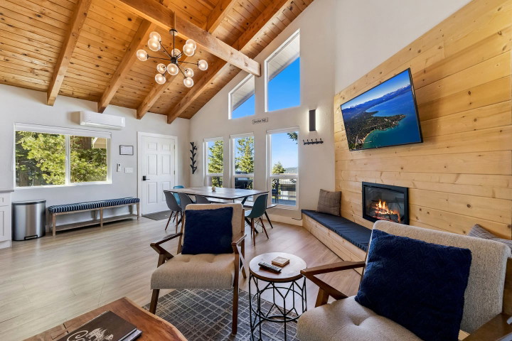 Tahoe Bergwohnung Mit Baumgefiltertem Seeblick. - Lake Tahoe