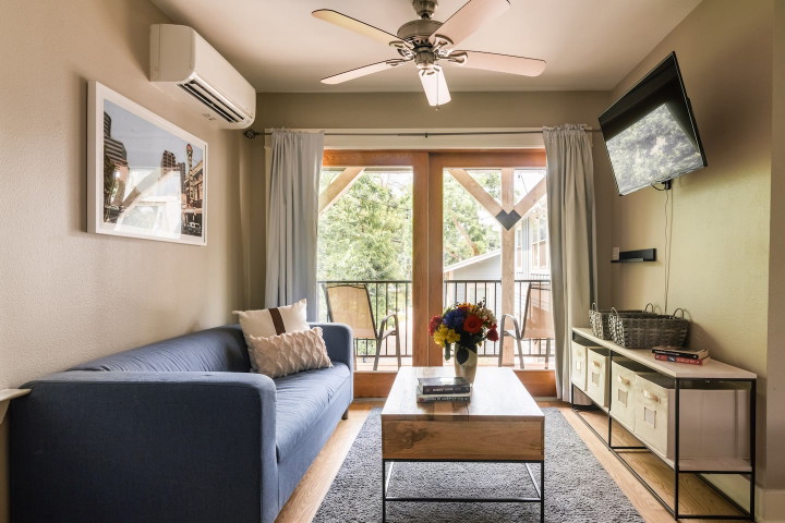 Adorable Zilker Casita With Hot Tub & Sauna - Austin, TX