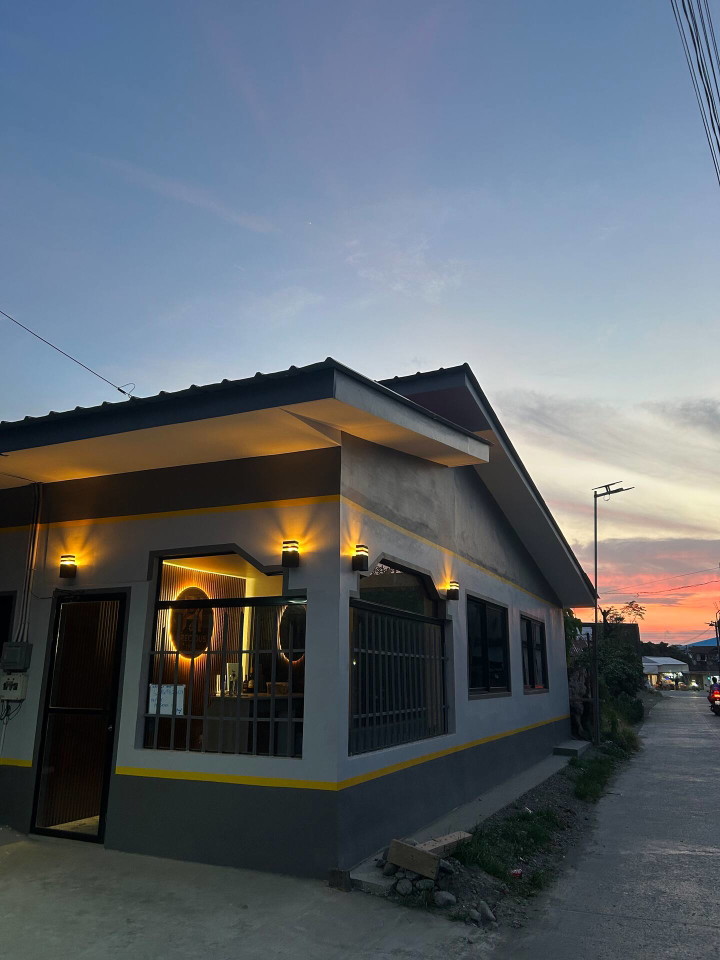 Relax, Unwind, And Feel At Home With Us! - Mati