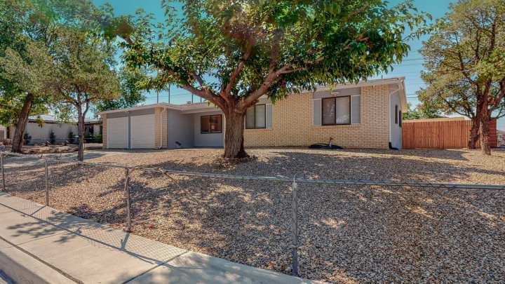 3/2 Home (King)-near Balloon Fiesta & Restaurants! - Rio Rancho, NM