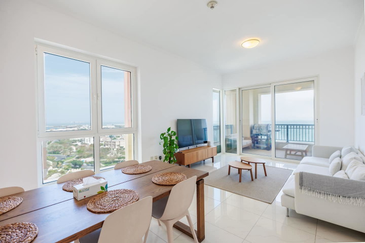 Lovely Two-bedroom Apartment With Pool Access - Doha