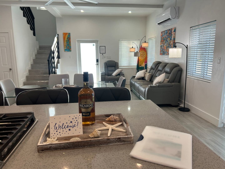 Gated Community Home Private Pool, Near Beach! - Nassau