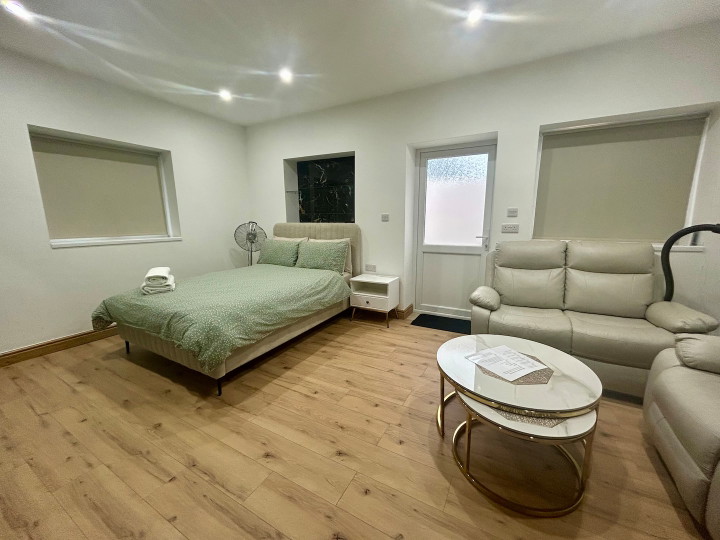 Private Studio Apartment With Kitchen&bathroom - Limerick, Ireland