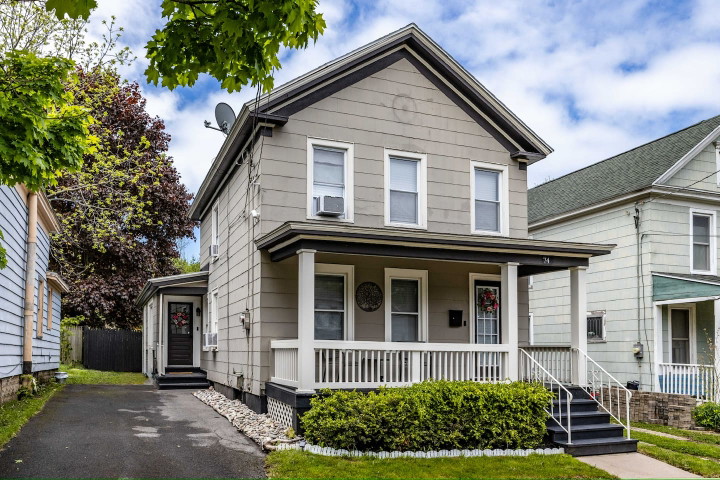 Pet Friendly Oasis By The Lake - Oswego, NY