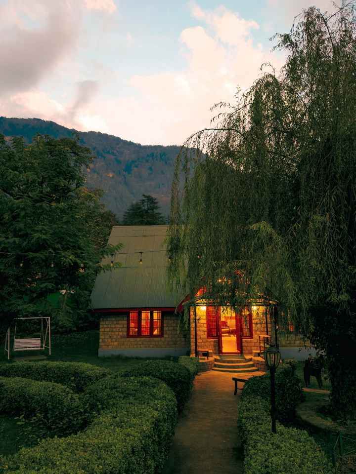Leela Huts 3-bhk Entire Hut With Inside Fireplace. - Manali