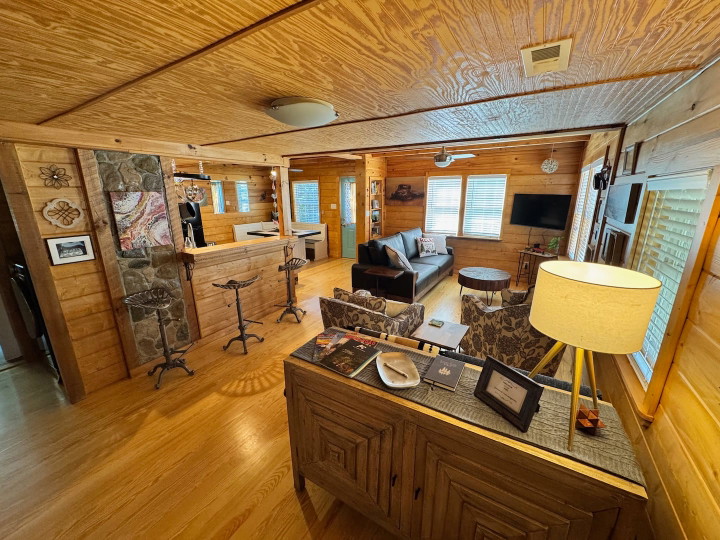 Rivers Edge- A Lovely Cabin On The River - Hot Springs, NC