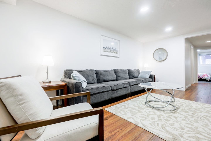 Walk-out 2br Suite W/ Patio & Laundry - Thornhill - 旺市