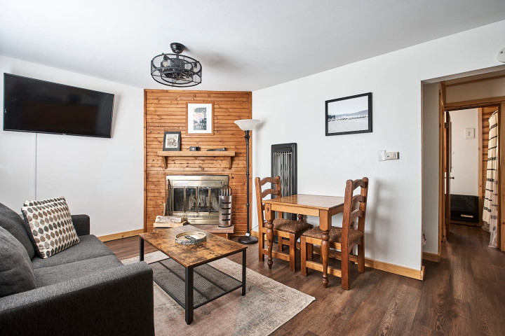 1 Bedroom Queen Suite Retreat With Fireplace - Estes Park, CO
