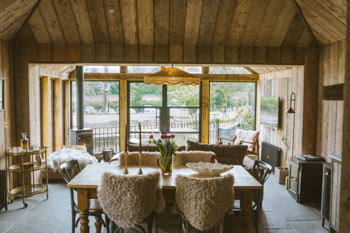 Christmas Cabin - River View 10 Mins From Bath -