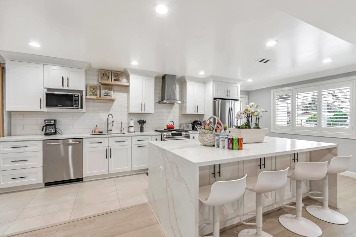 A Cozy, Newer House Santa Clara, Centrally Located - Santa Clara, CA