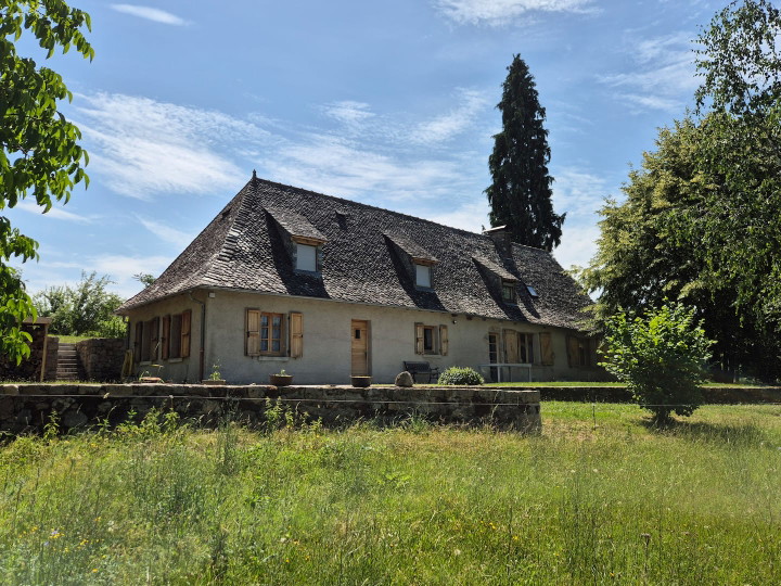 La Ferme Basse, La Rouquette, Maison De Campagne - Cantal