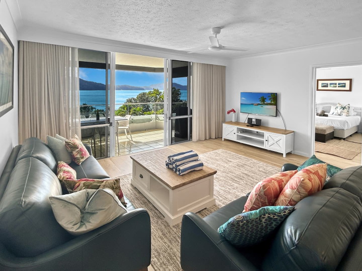 Stunning Beachfront Hibiscus 2 Bedroom Apartment - Hamilton Island