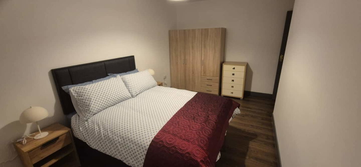 Apt 8, - Limerick