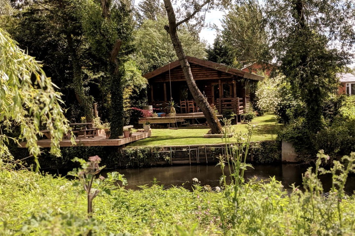 Riverside Log Cabin+luxury Hot Tub Spa+copper Bath - Reading