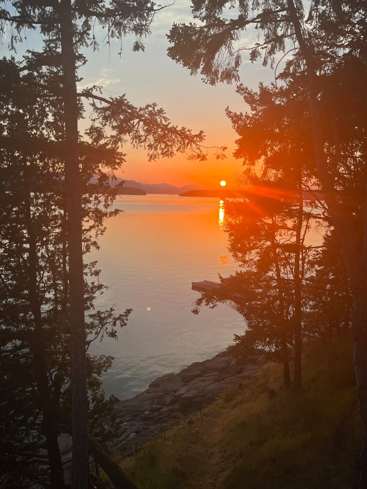 Waterfront Retreat - Salt Spring Island