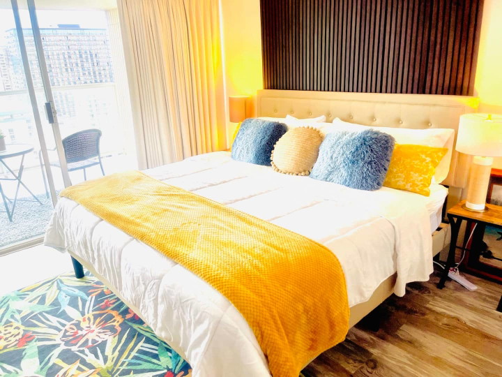 (Brand New Upgraded) Ocean View Romantic Studio - Honolulu, HI