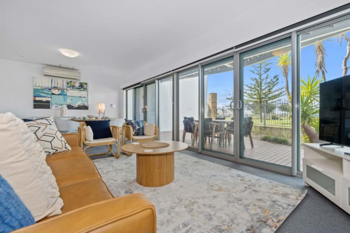 Beachside Bliss 1 - 1 Bedroom Parkview Villa - Mandurah