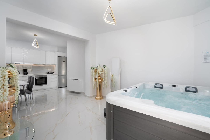 New Lux Yiota Collection -Suite 4 & Prive Jacuzzi - Santorini