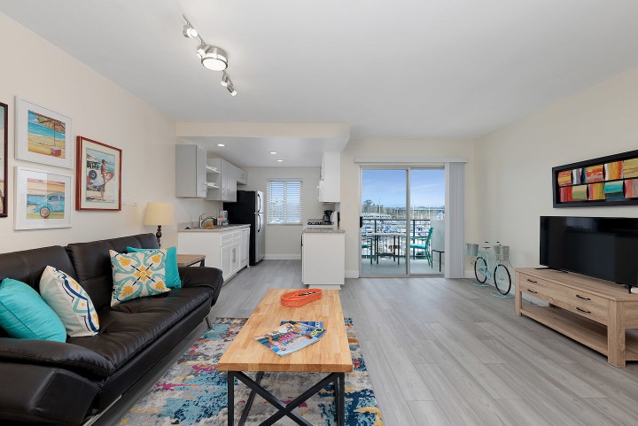 303b Perfect Location Beach Across The Street - Oceanside, Californie