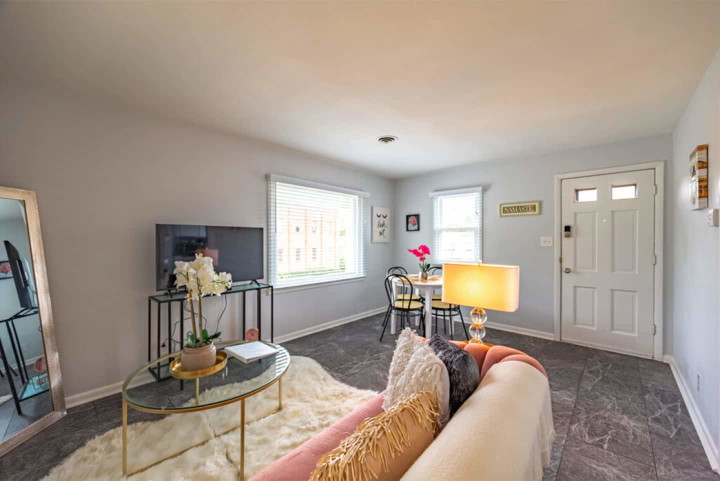 Charming Clintonville 2br Near Shops - Columbus, OH