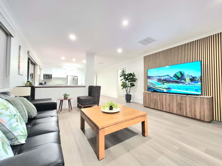 Near Adventure World/ice Arena/fsh/murdoch U/freo - Perth