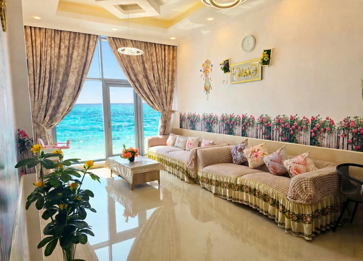 Beachfront Luxury 1br | Full Sea View | Pool & Gym - Ajman