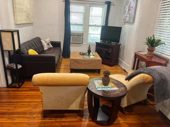 Chic, Cozy Montclair Apartment - Harrison, NJ