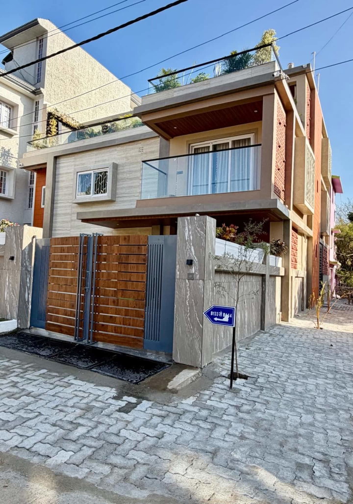 Premium 2 Bhk|parking|breakfast|prime Location - Ranchi