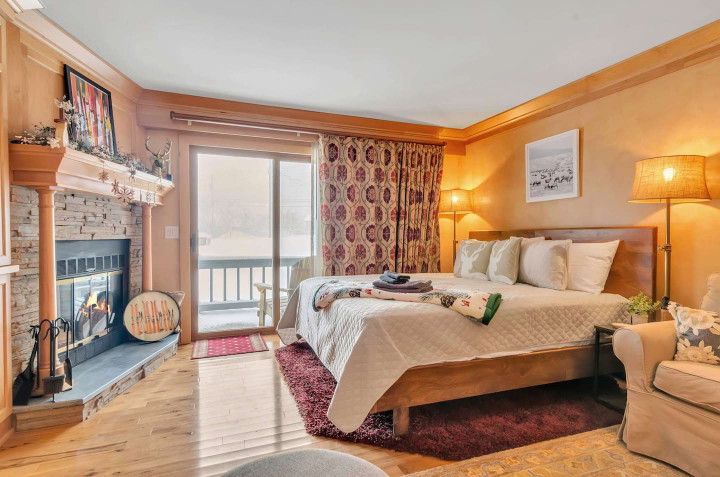 Cozy Studio With Fireplace, King Bed, A/c - Ellicottville, NY