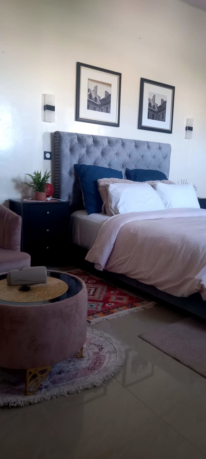 Welcome To Evas House. - Senegal