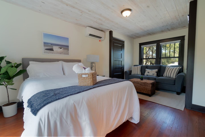 Private Patio Close To Restaurants And Beach - Lake Worth, FL