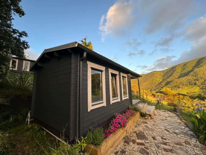 Kauaeranga Vista Tui Sunrise Cabin - Thames