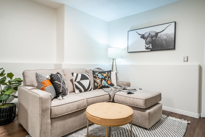 The Cozy Farmhouse Condo - Provo, UT