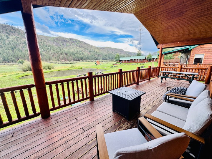 Adorably Rustic | Big Porch | Meadow Views - Greer, AZ