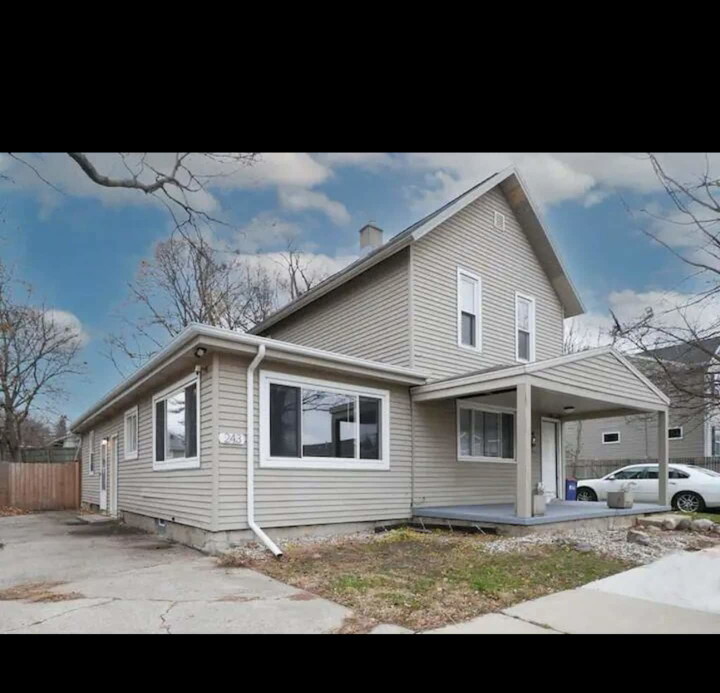 Studio Apartment - Grand Rapids, MI