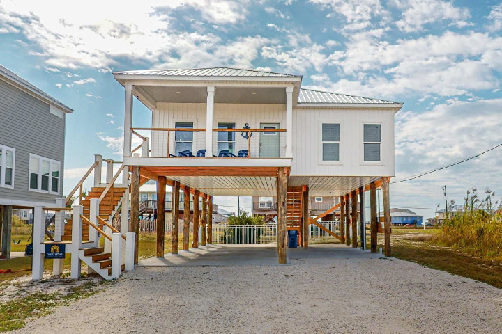 Coastal Dog-friendly Home With Grill, Balcony, & P - Dauphin Island, AL