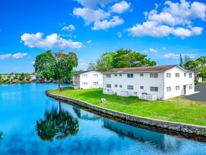 Water View - King Bed - Palm Wave Says - Margate, FL