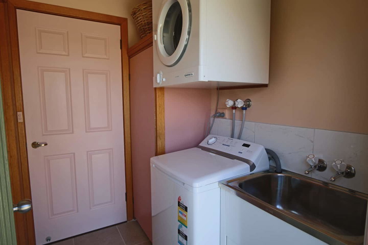 2 Bedroom Kirby Cottage - Swansea