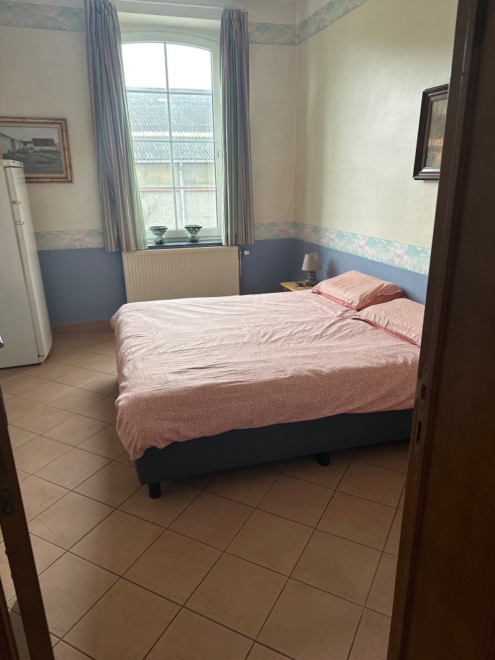 Chambre Meublée - Courcelles