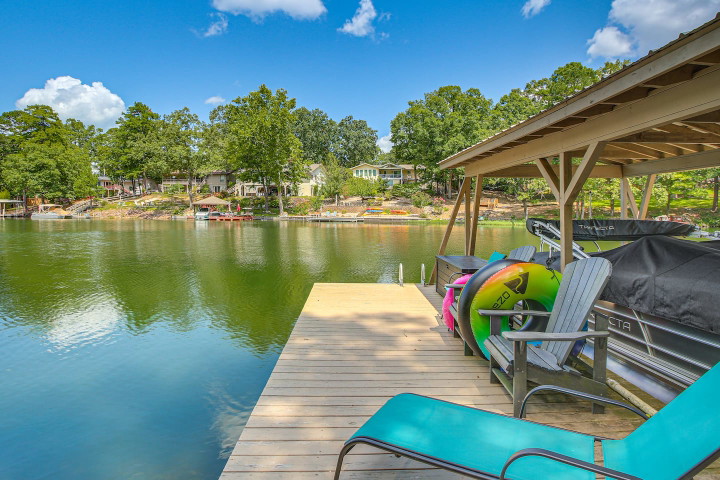 Lakefront Hot Springs Vacation Rental W/ Dock! - Hot Springs Village, AR