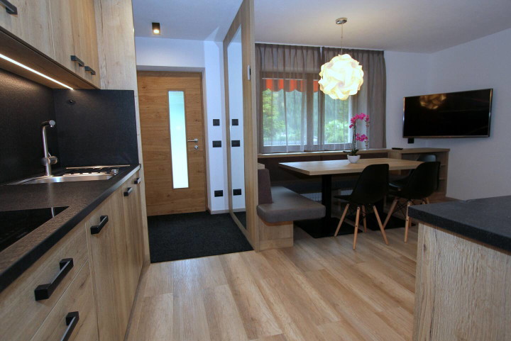 Appartamento Cir, 2 Camere,2 Bagni, 4/8 Persone - Alta Badia