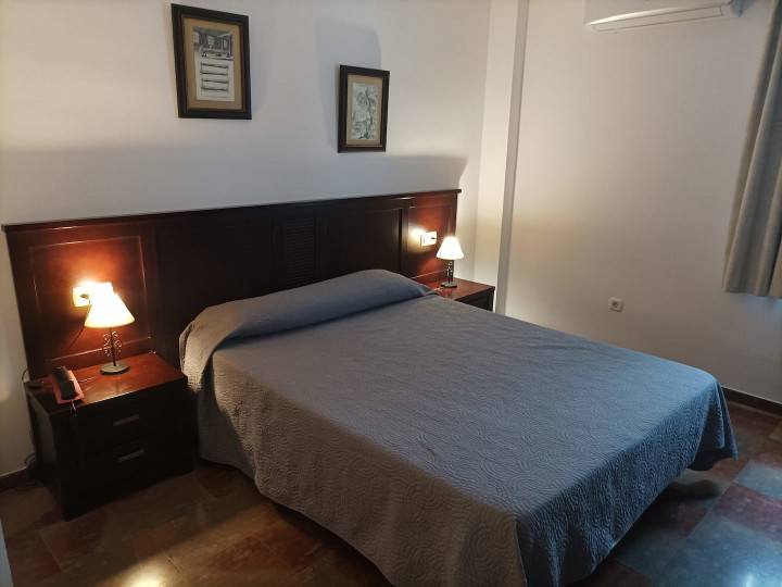 Doble Deluxe Queen Interior | Suites San Cayetano - Ronda