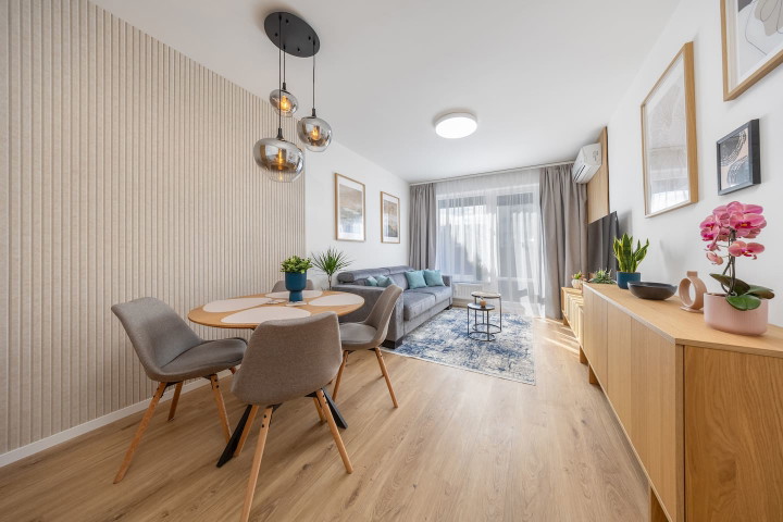 Central Bratislava Apt | Cozy Stay, Parking & A/c - Bratislava
