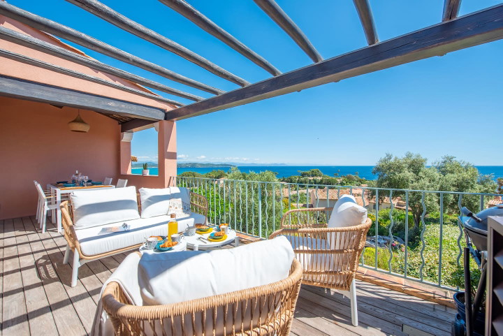 Vue Mer Panoramique Avec Piscine Et Tennis - Ramatuelle