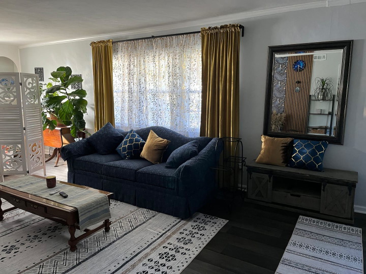 2-story In-law Suite W/ Private Entrance + Pool - Virginia Beach, VA