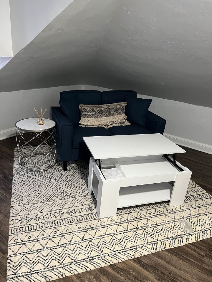 Bright Renovated 1br Apartment | Easy Free Parking - Silver Spring, MD