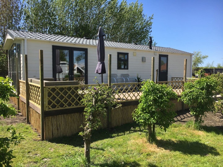 Magnifique Chalet Sur Un Mini Camping Confortable - Vrouwenpolder