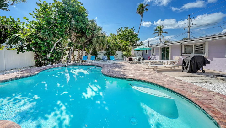 Starfish Cottage In Anna Maria - Anna Maria, FL